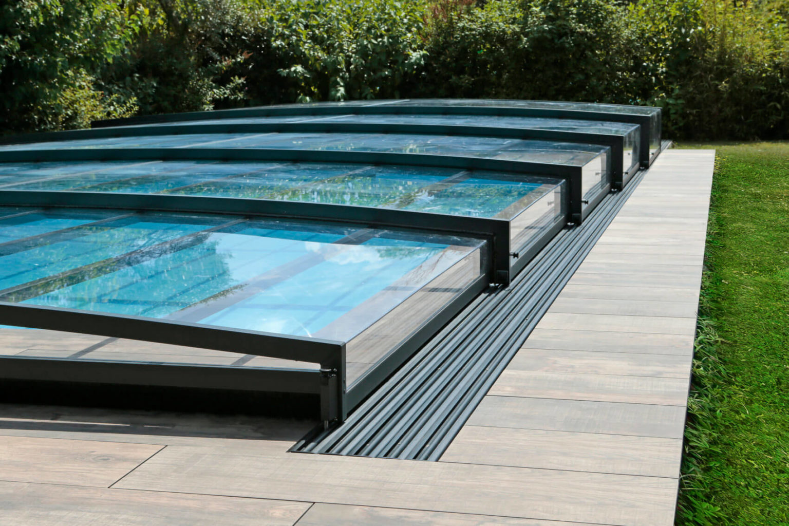 Abri de piscine polycarbonate - Technologie Confort - Rénoval Abris ...